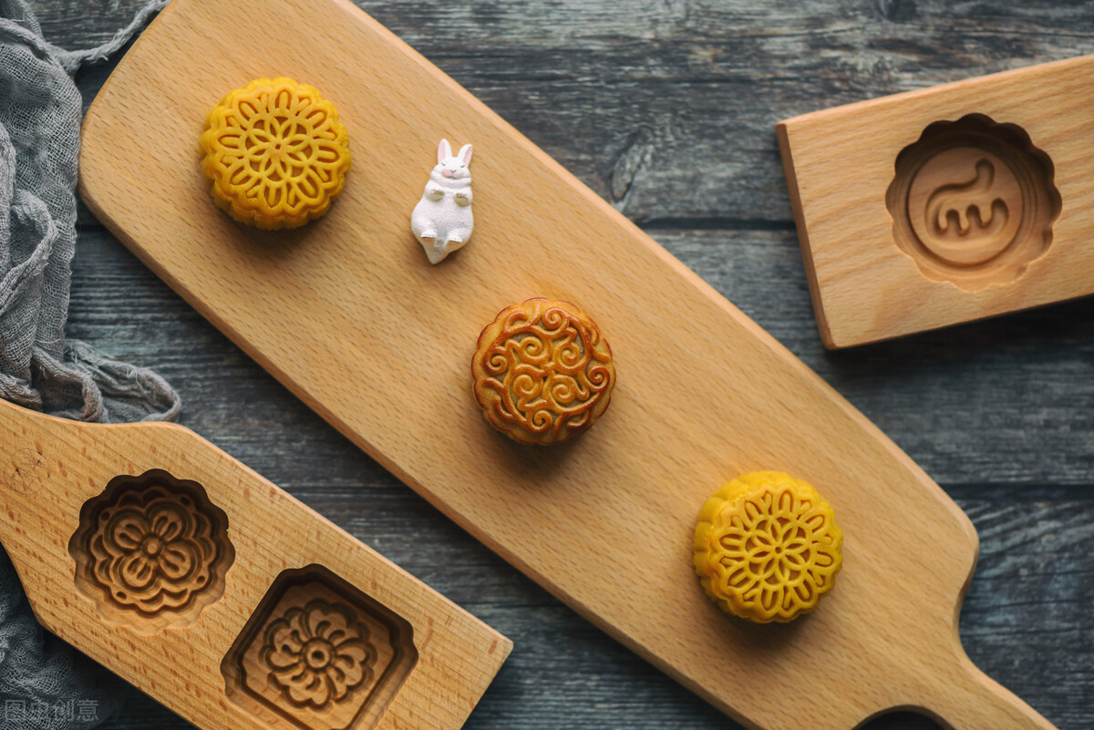 Hometown moon cakes - iNEWS
