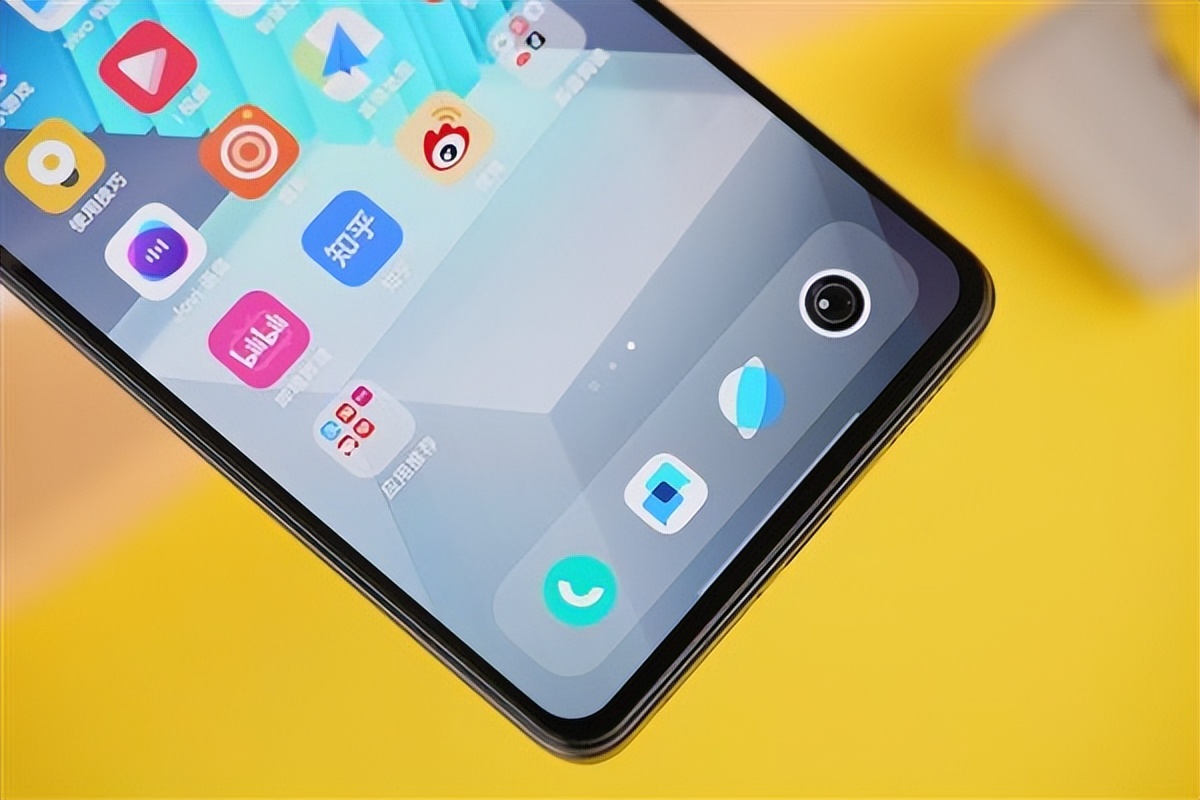 Buying a mobile phone also talks about the "barrel effect". Four ...