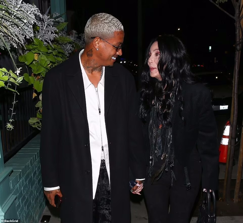 76-year-old singer Xueer: I met her 40-year-old black boyfriend, and ...