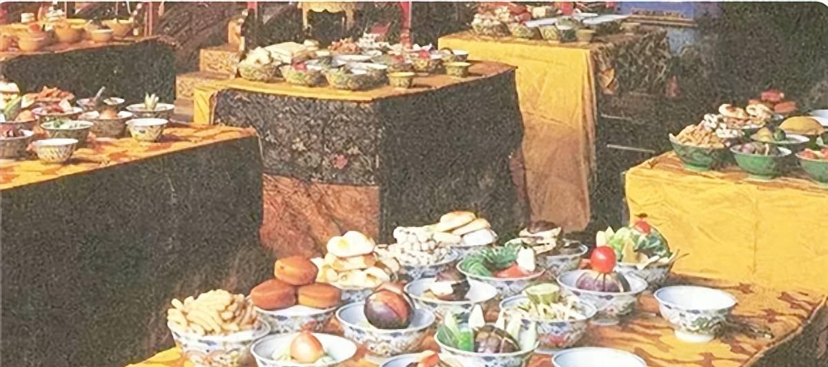 Incredible! The leftover meals of ancient emperors were actually used ...