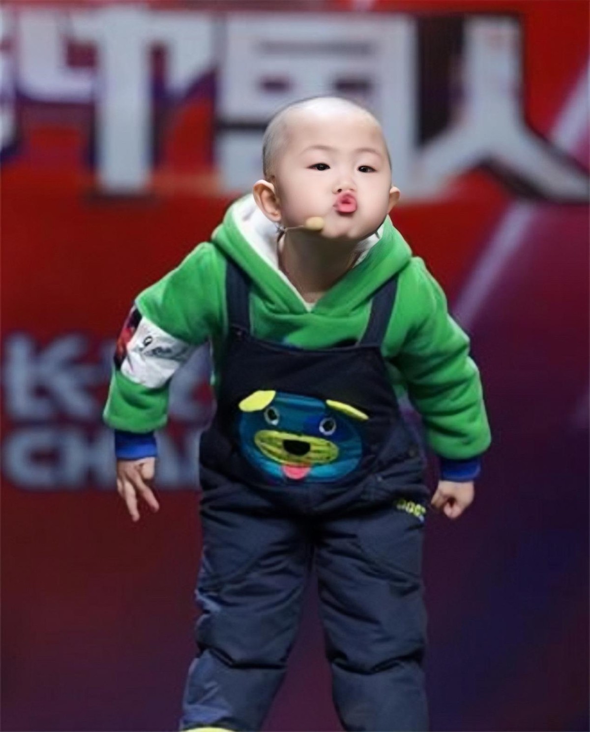Child star Zhang Junhao: He became famous at the age of 3 and appeared ...