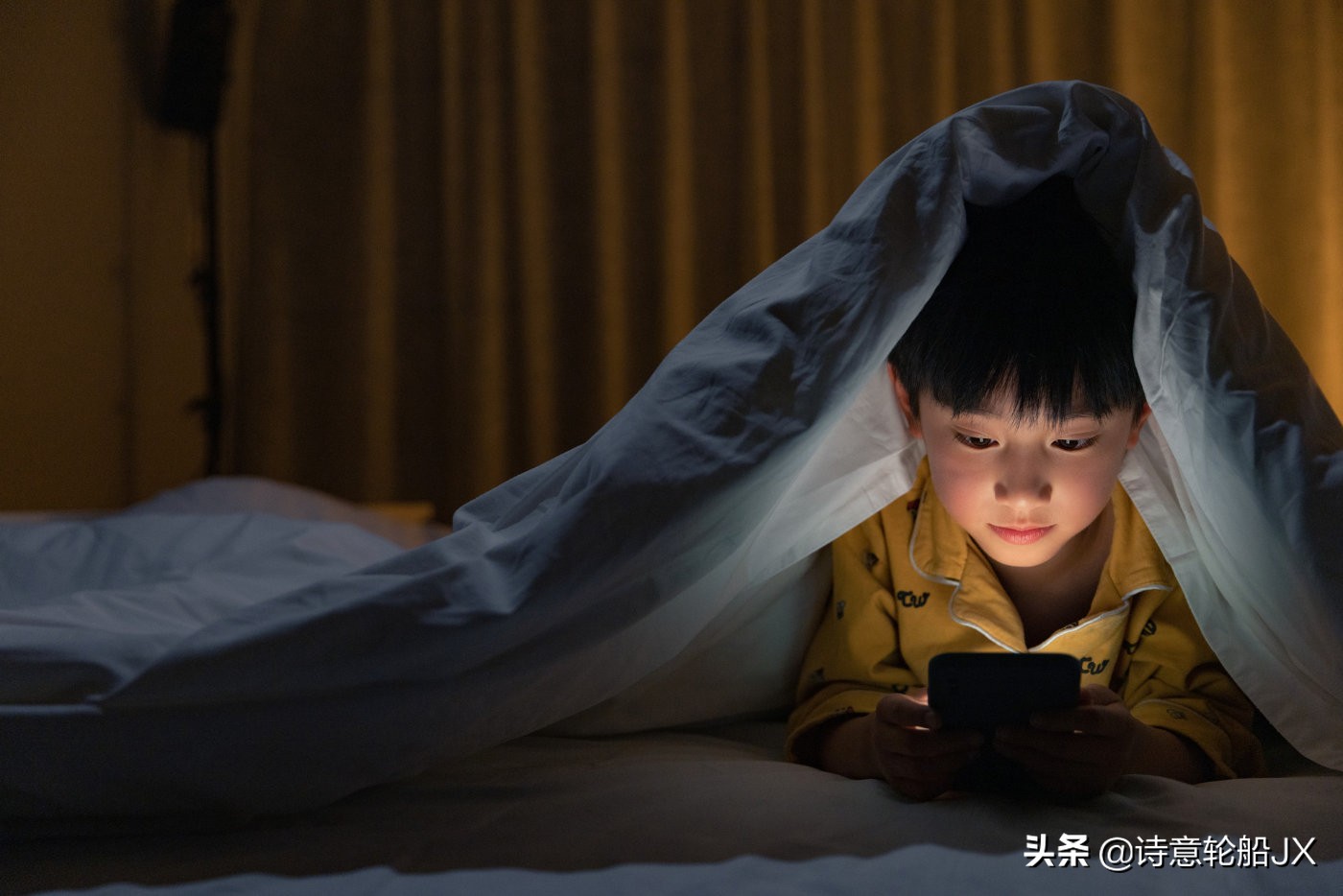 There are 8 major disadvantages of staying up late for a long time ...