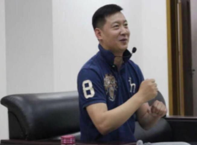 "Zhou Yi Man God" Yang Junyi: I once pursued Chen Farong, who is 8 years older, but why did she ...