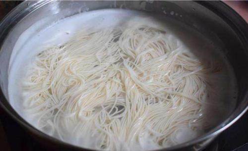 When cooking noodles, boiling water is the most taboo!Store owner ...