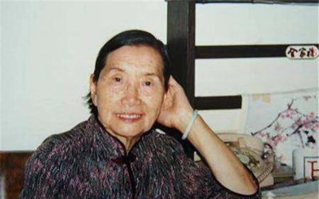 Xie Bingying: After returning home from the army, she was tied to a ...