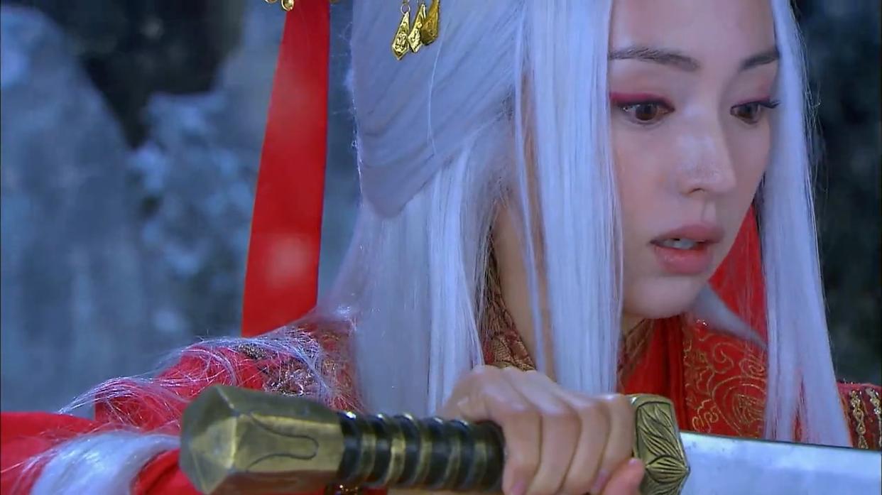 The movie version of The Legend of Condor Heroes, starring Dong Xuan, Luo Jialiang and Chen ...