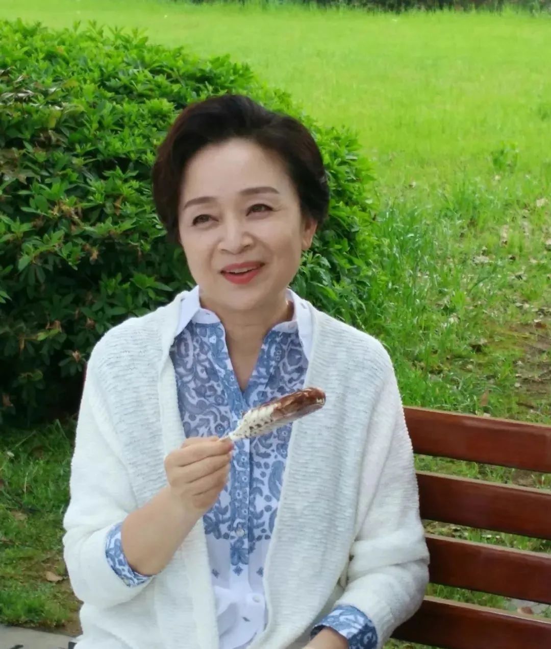 I was amazed by 65-year-old Liu Lili: she doesn't deliberately look ...