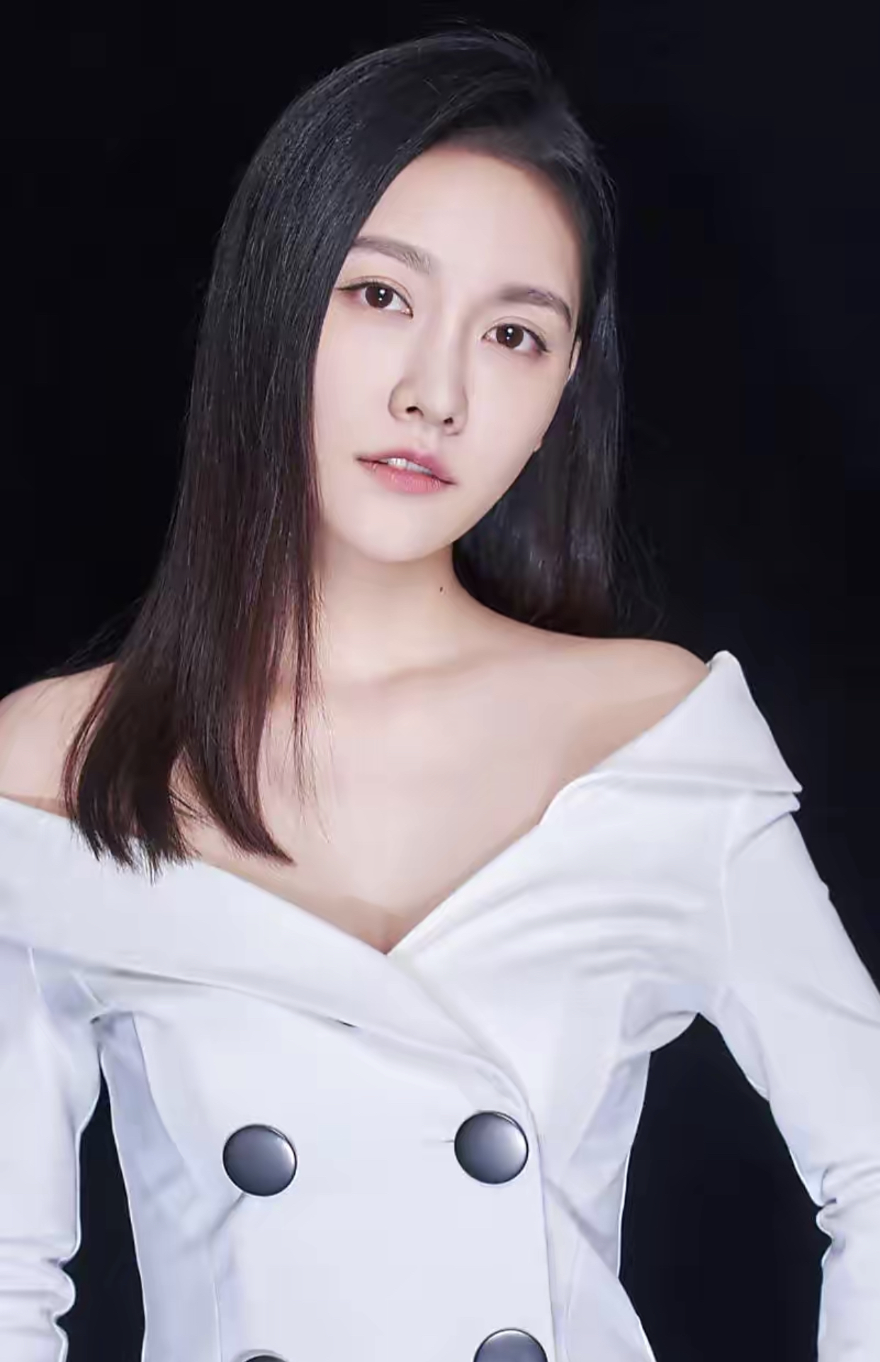 It is revealed that 42-year-old Ren Zhong and Sun Xiaoxiao are about to ...