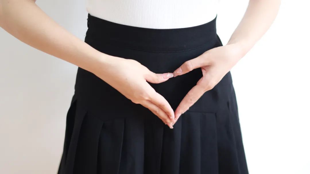 How should we identify female vulvar white lesions?3 typical symptoms ...