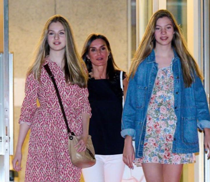 Spanish princess Leonor, blonde, blue-eyed and stunning, knows how to ...