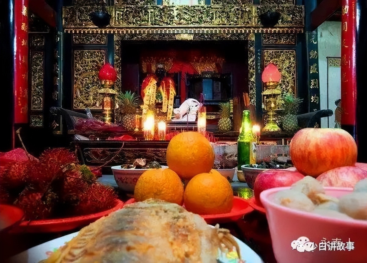 [Picking up fun in the hometown "Yanfeng chasing torches"] - iNEWS