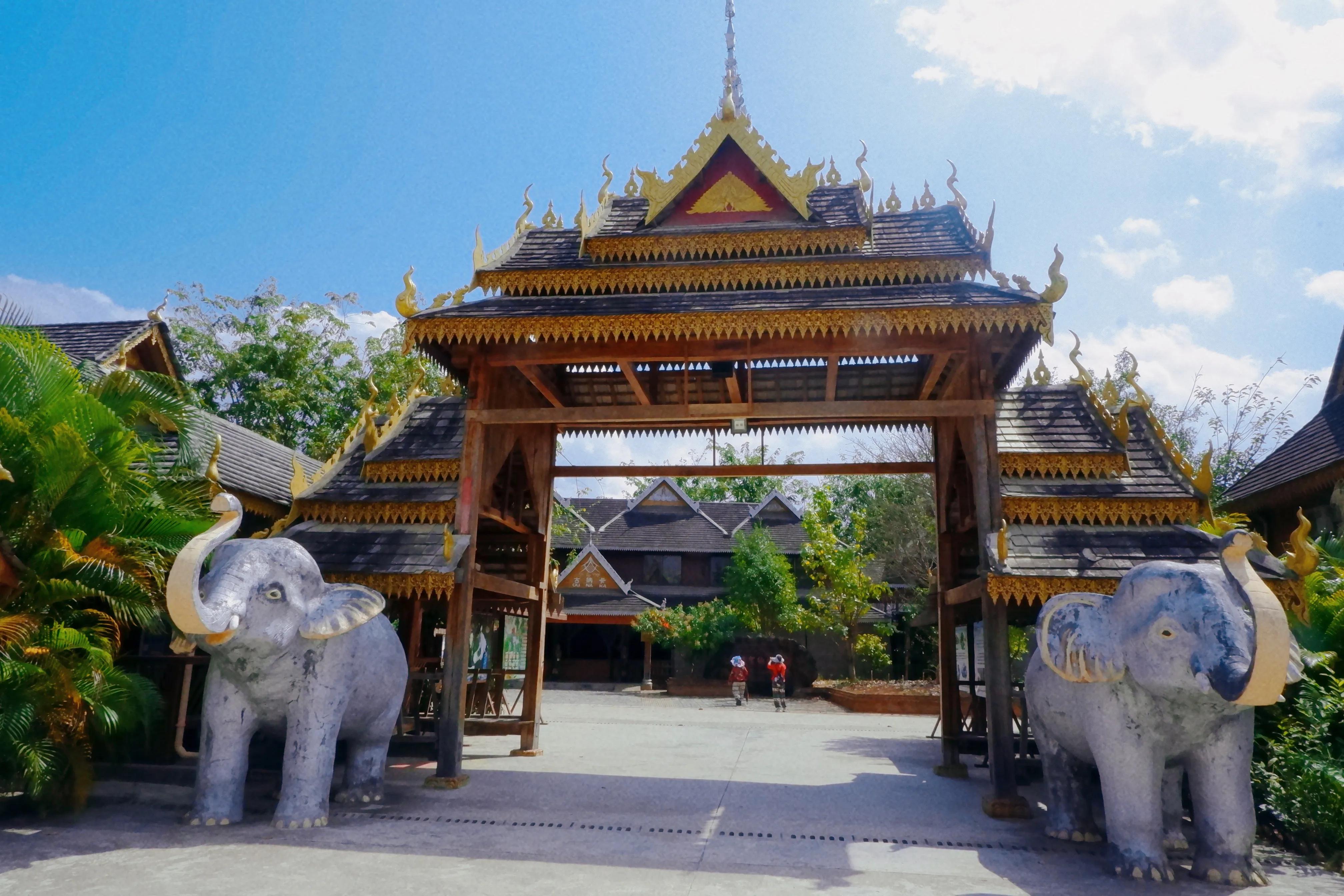 The gradually disappearing ancient villages of the Dai people, half ...