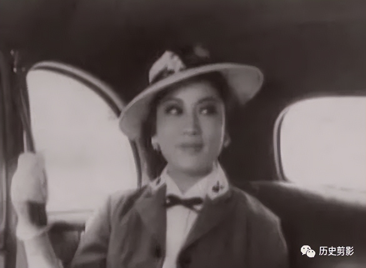 Coquettish and Feminine: Counting the Female Agents in Red Movies - iMedia