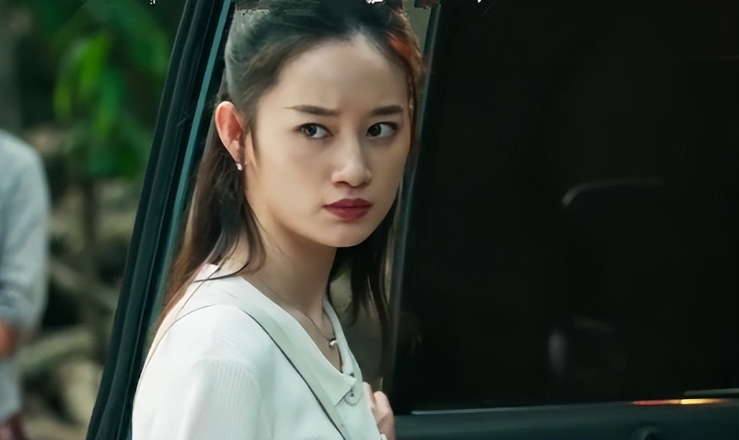 52-year-old Liu Yijun and 29-year-old Wang Xiuzhu held up the only kiss scene in "Ice Rain and ...