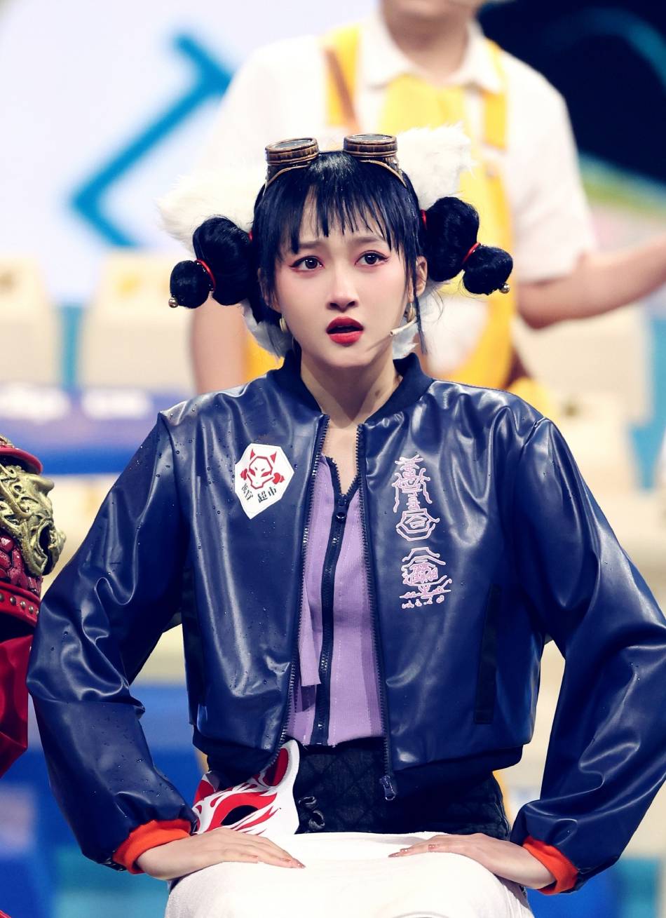 Guan Xiaotong's little fox shape restores the "White Snake 2 ...