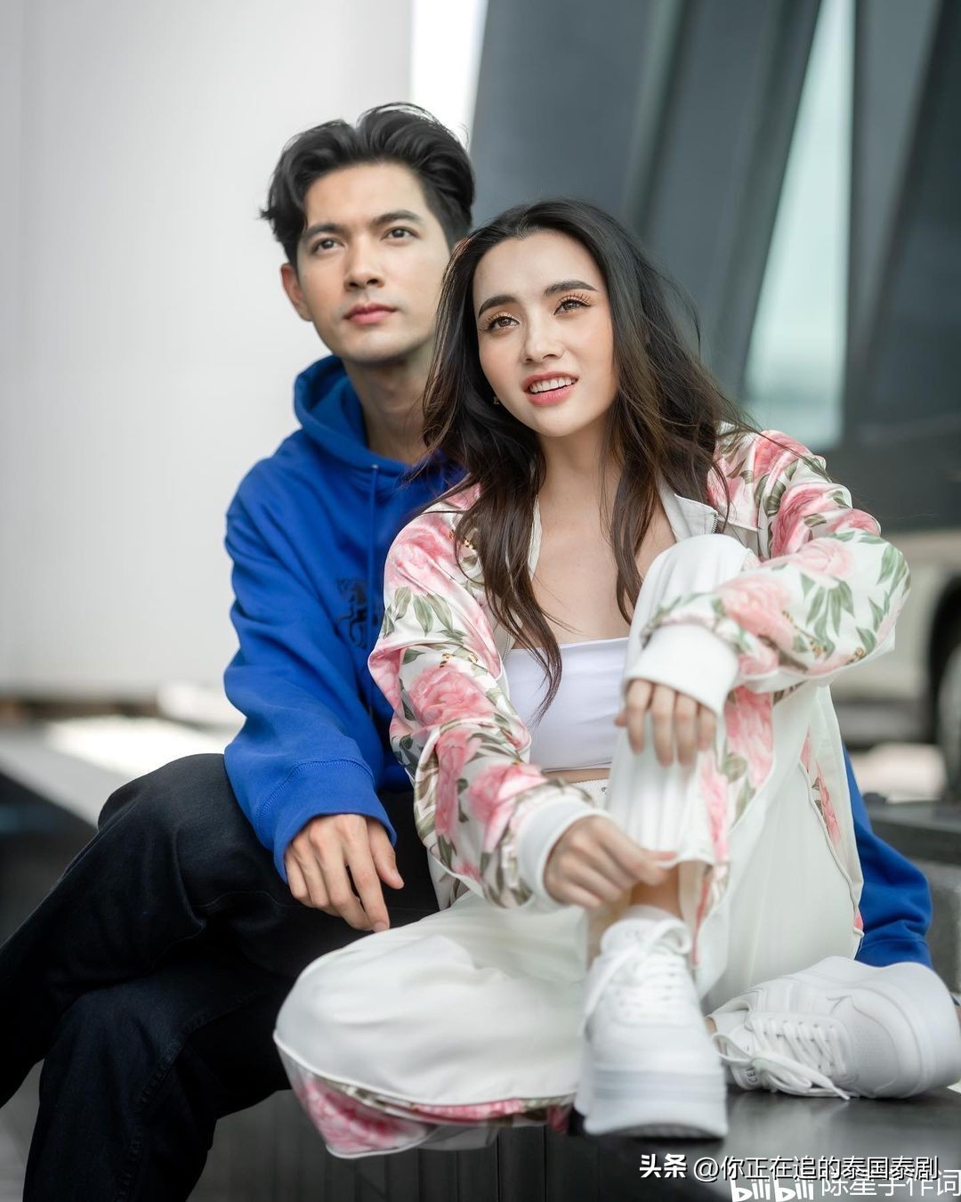 Thai drama "Love Chain" couple files Kem and Mookda calendar photo exposure: more and more ...