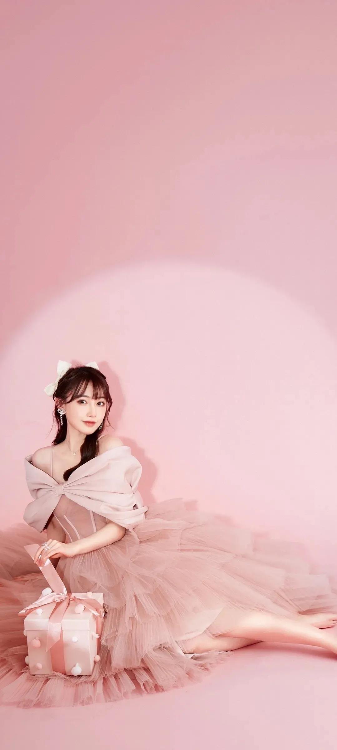 Liu Yining's full screen wallpaper - iNEWS