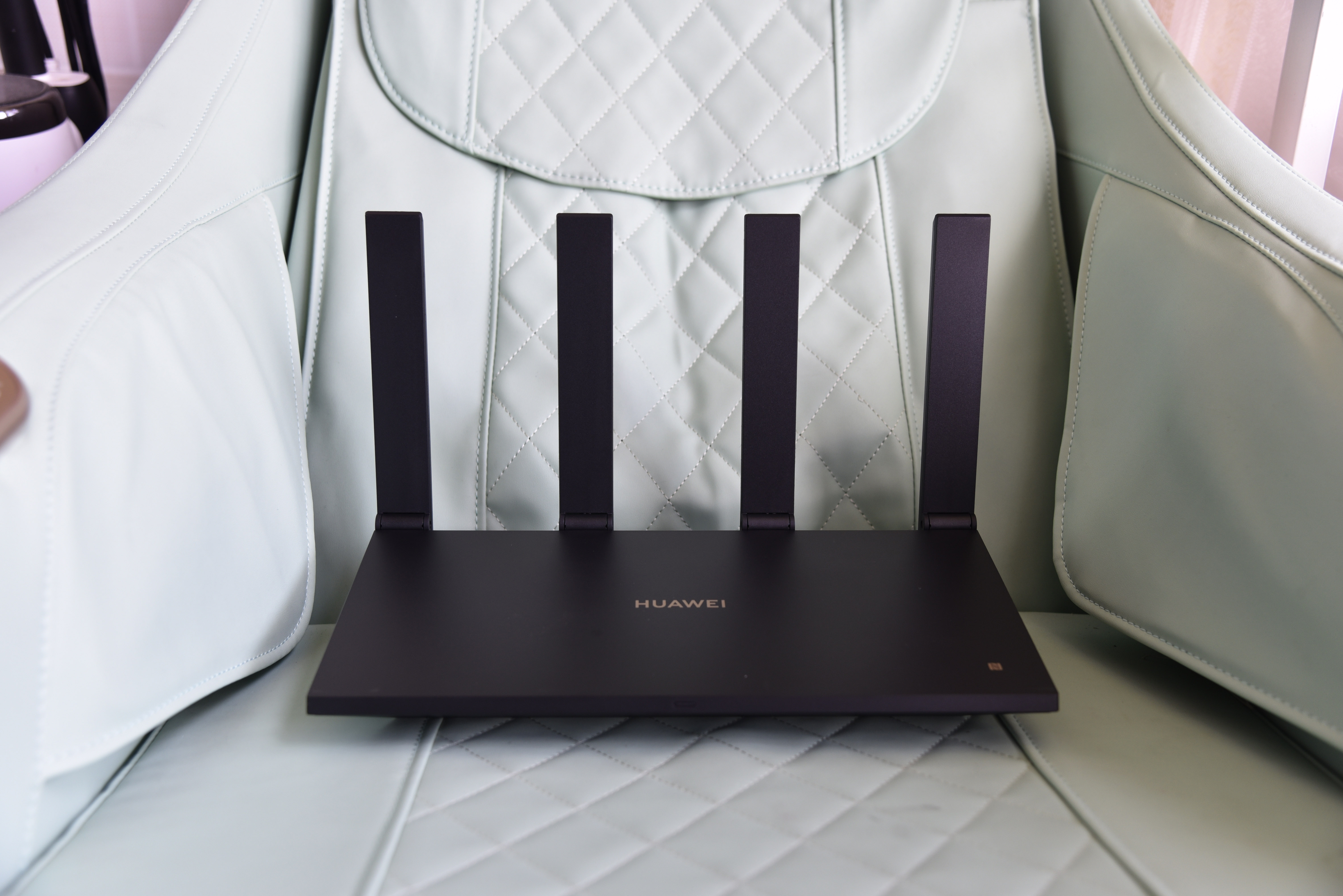 How about the Huawei AX6 router?After three months of use, I will tell ...