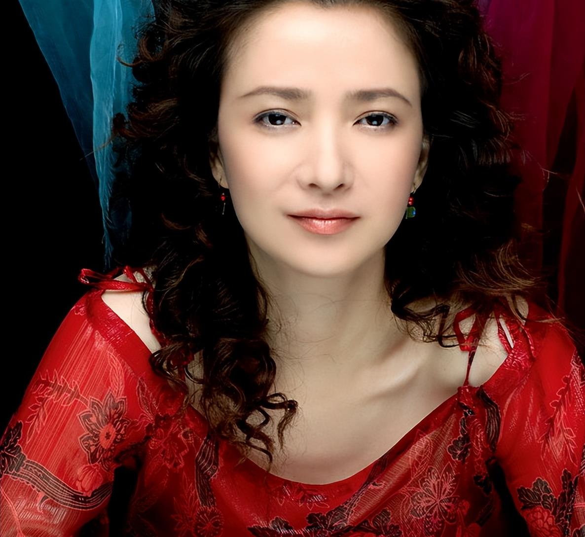 She is known as the most beautiful woman in the classical world ...
