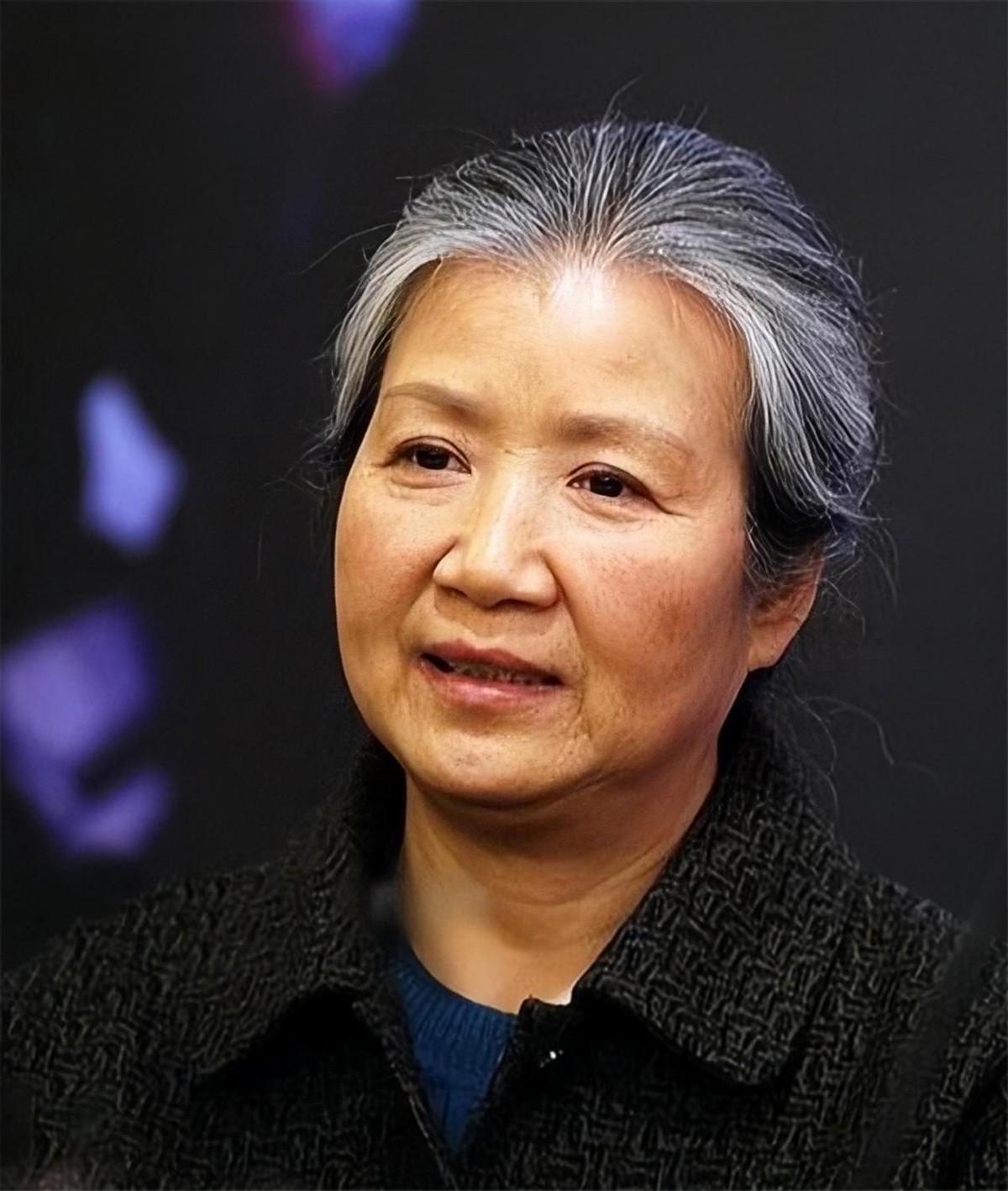 Cao Cuifen, the old drama bone: the national grandma on the screen, but ...