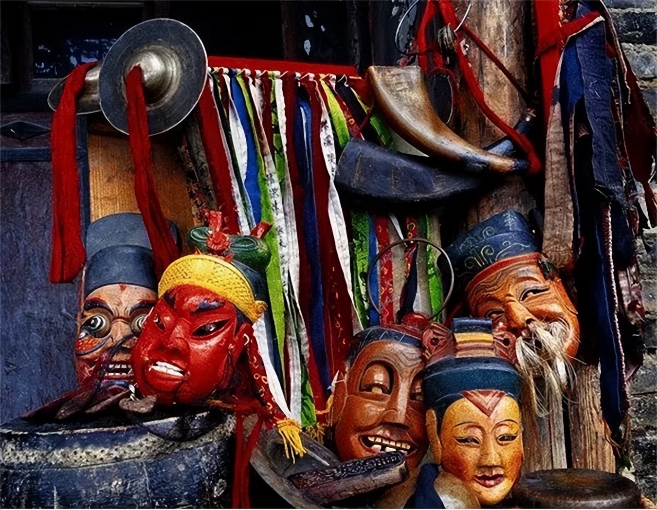 Is respect for ghosts and gods worthy of praise? During the Spring and ...