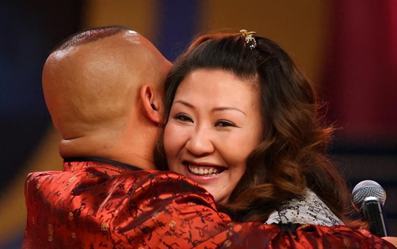 Cao Yunjin kneeled down and Guo Qilin took the initiative to withdraw ...