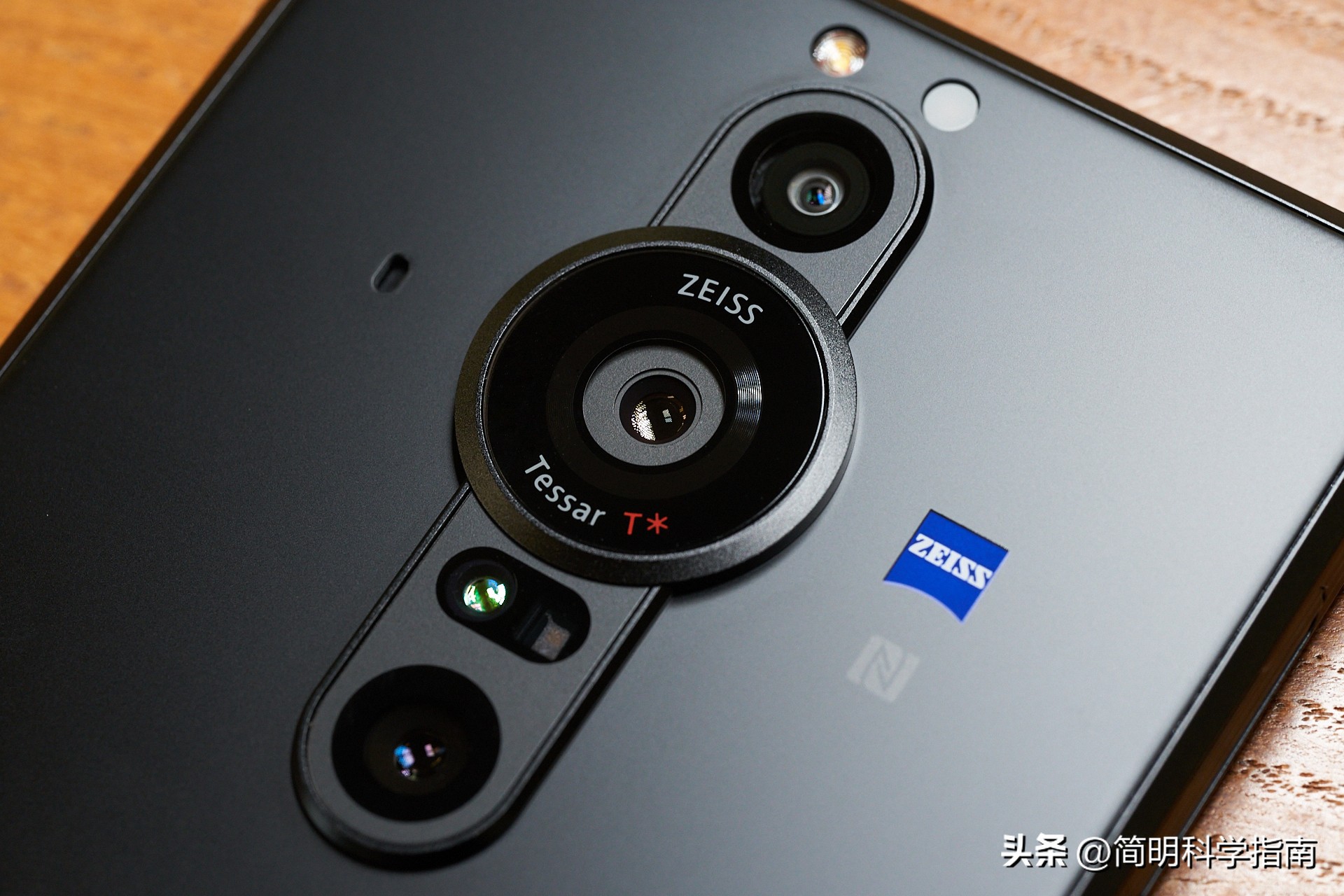 Do you like to take photos with your mobile phone, which is better ...