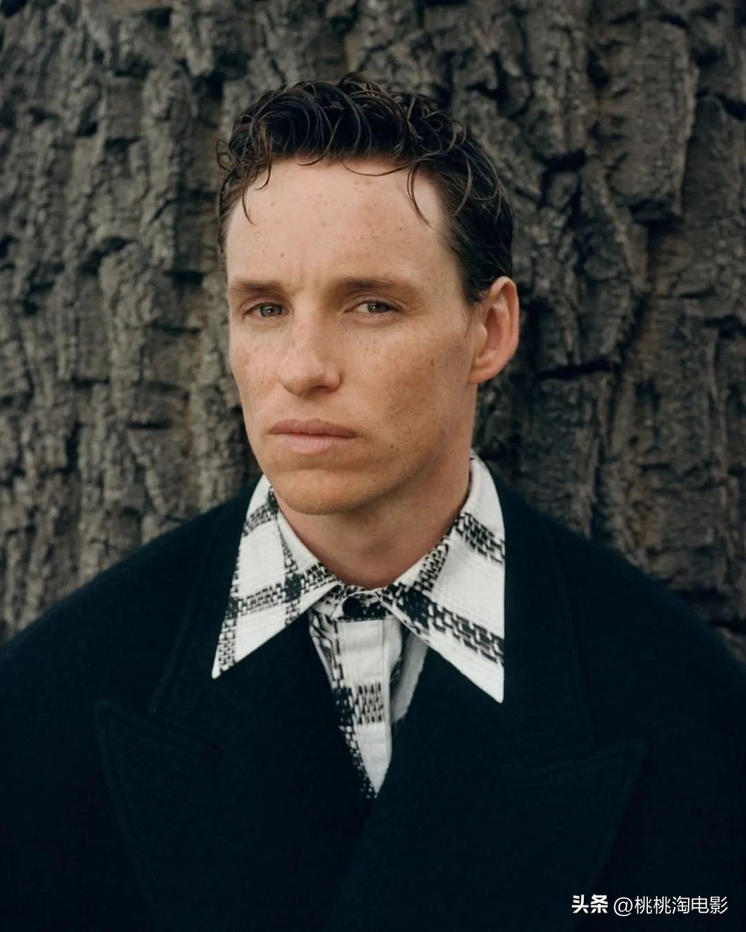 "Little freckles" Eddie Redmayne's autumn photo shoot, handsome and ...