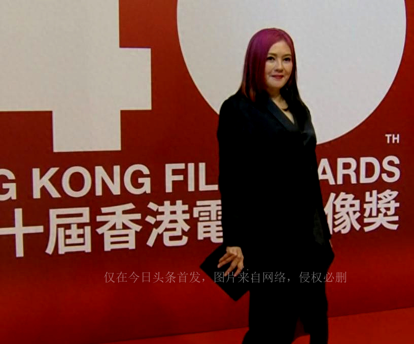 The red carpet of the Hong Kong Film Awards is here. Li Lizhen has put ...