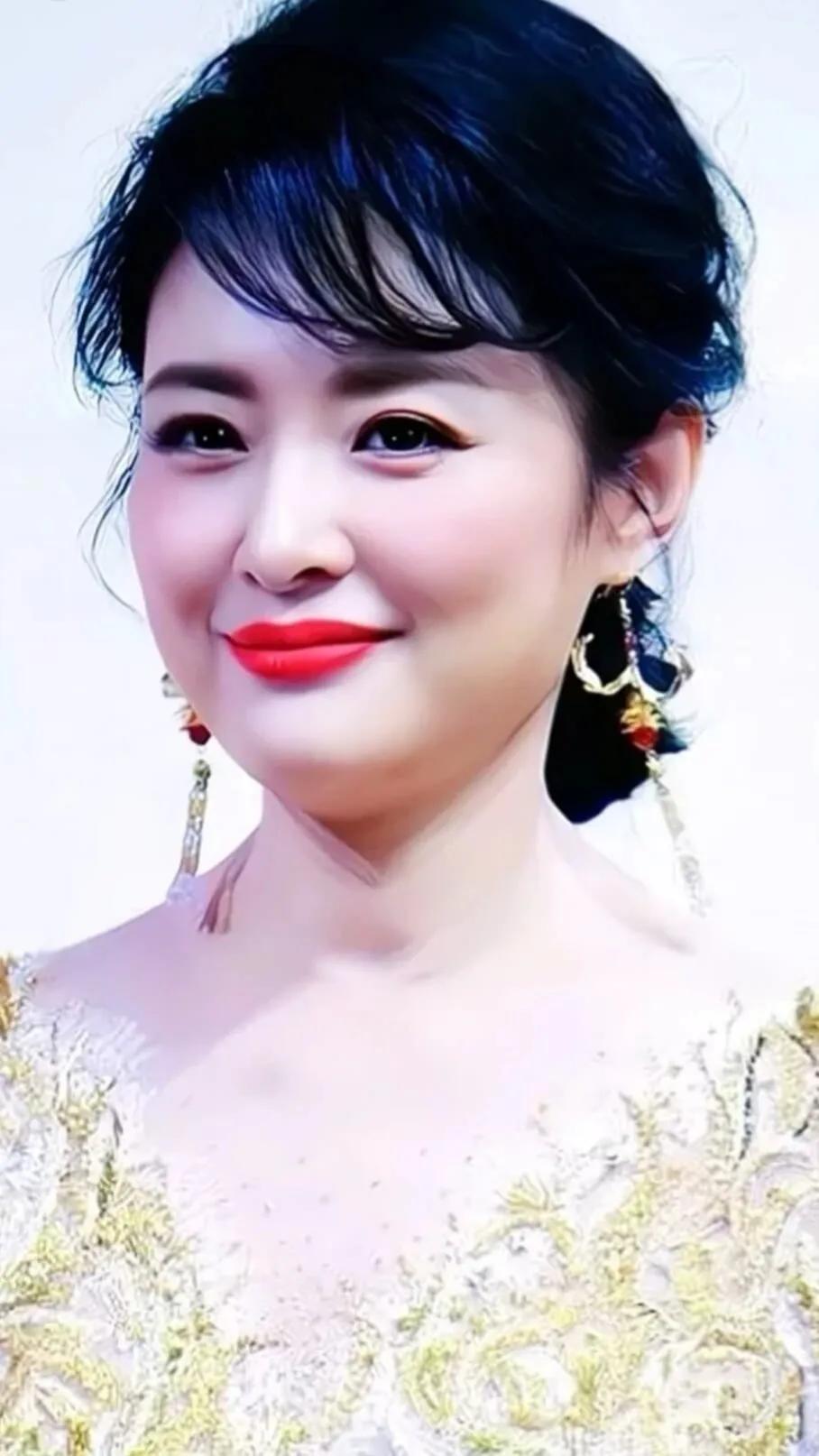 CCTV first sister - Zhou Tao - iNEWS