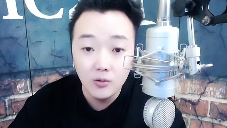 One song is more outrageous than the other, and the thunder made Yang ...