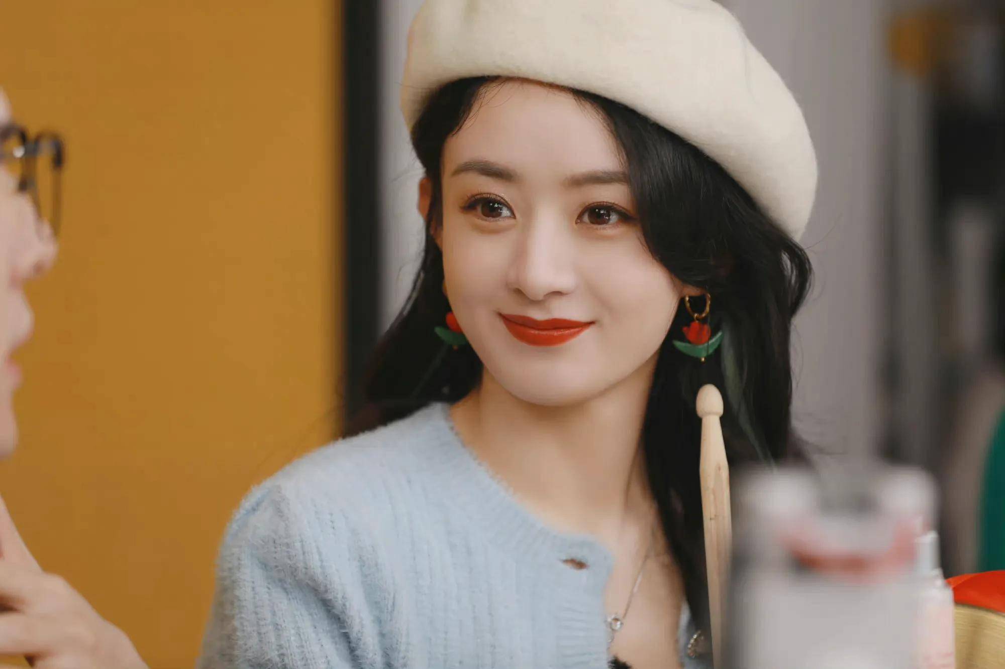 Zhao Liying and Yang Mi never meet, but their lives are so similar - iNEWS