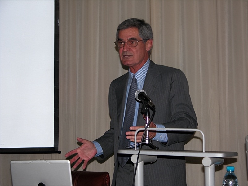 Robert Lucas, the master who criticized Keynesianism and created the ...