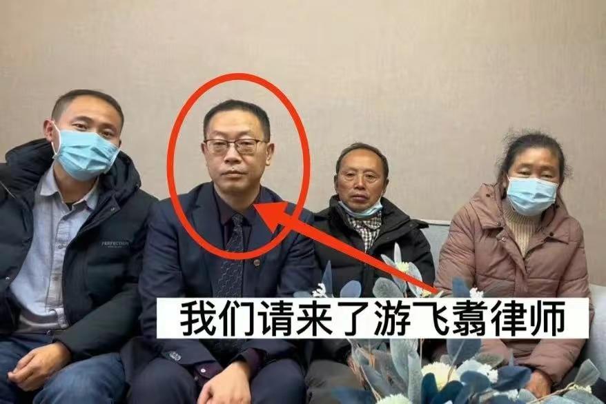 Hu Xinyu's lawyer, You Feizhu, went to Hong Kong to find Jackie Chan ...