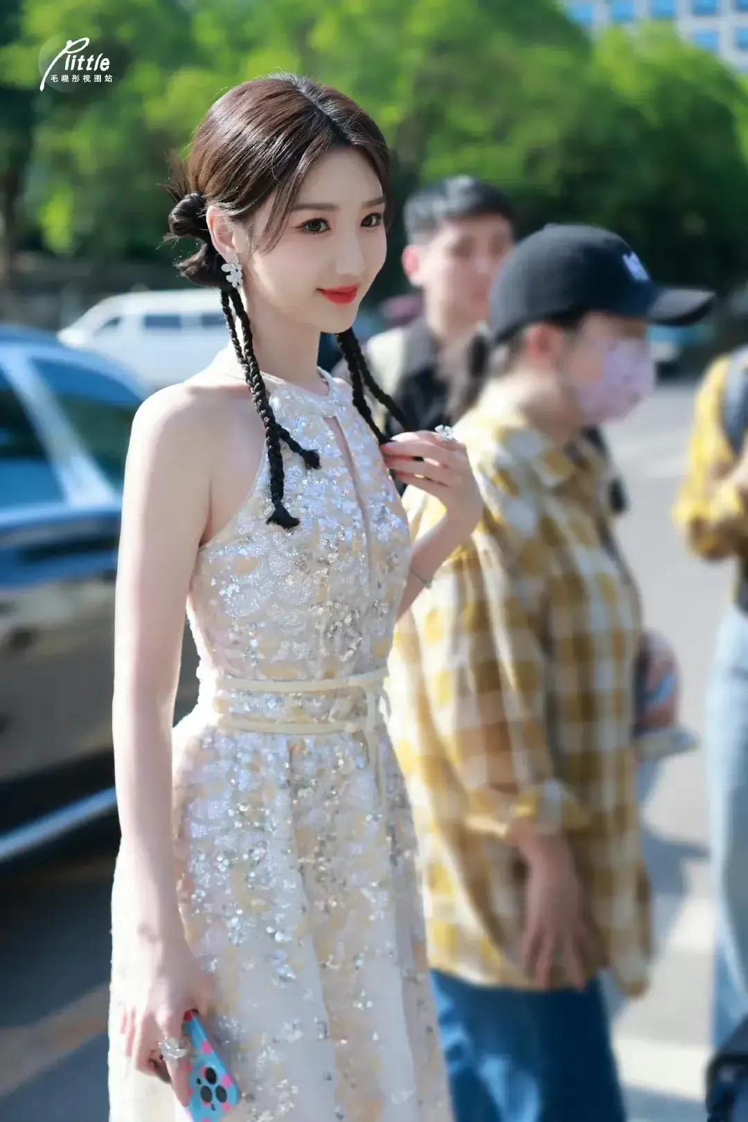 Mao Xiaotong's face is so magical, fat and thin at times, but now his face is so thin that he ...