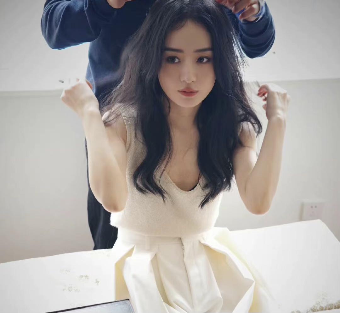 Zhao Liying, Ouyang Nana, Liu Haocun, Yu Zheng, Fan Jiuyi - iNEWS