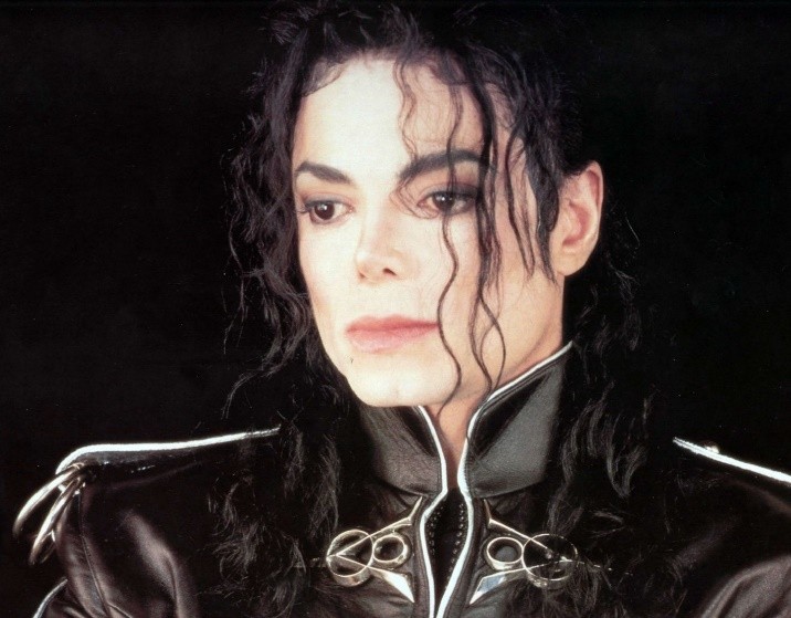 In 1987, Jackson came to rural China: holding the child and laughing ...