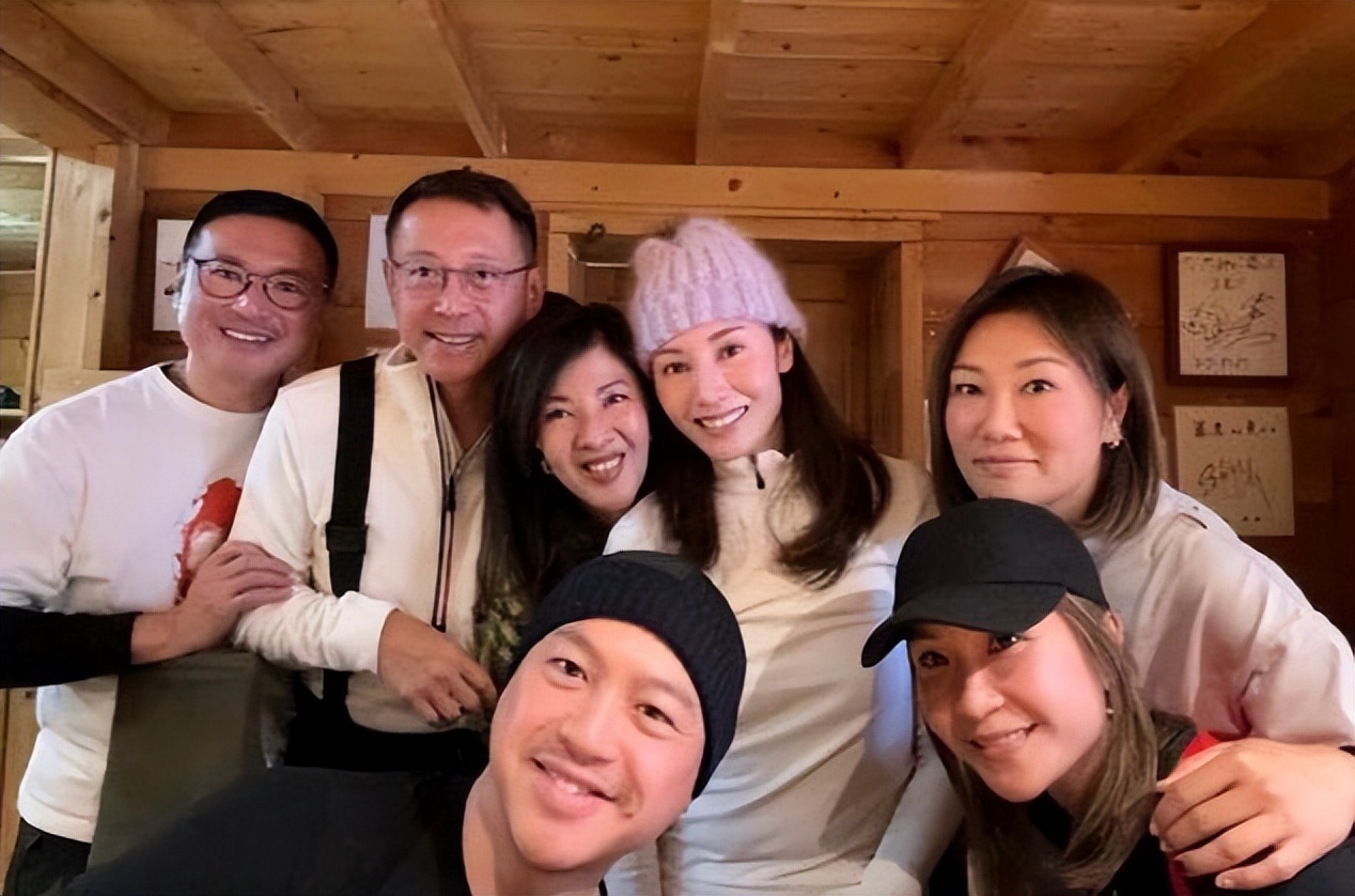 Lazy Liu Luanxiong called the roll call, Li Jiaxin seldom shared a ...