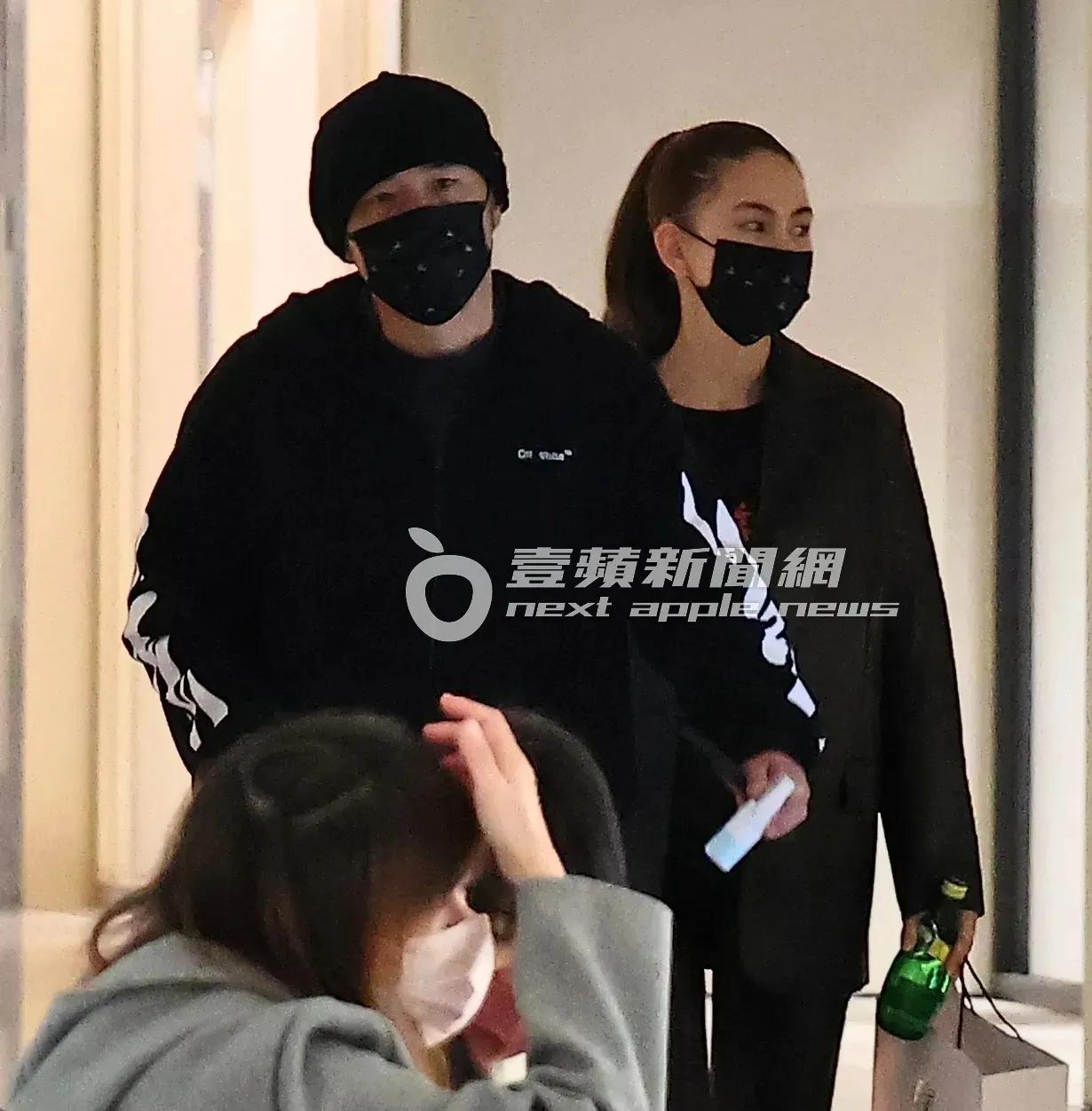 Jay Chou took his wife shopping and met a paparazzi, he said generously ...