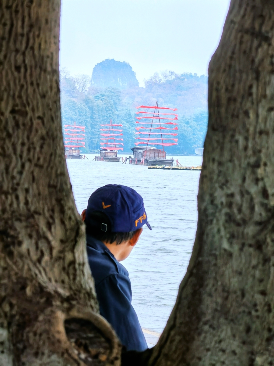 Guilin: Favorite late autumn tour of Guihu Lake - iNEWS