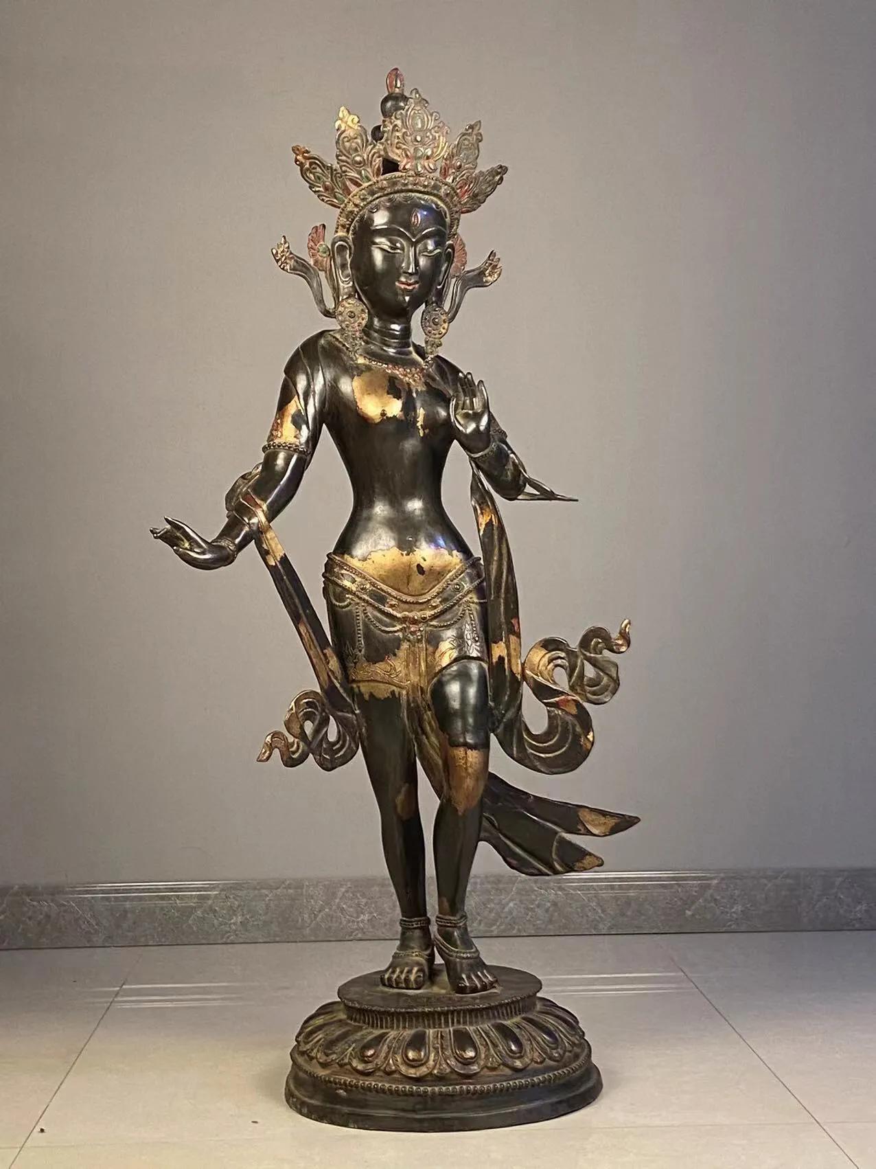 Graceful and beautiful!Statues of lotus-handed Bodhisattva are very ...