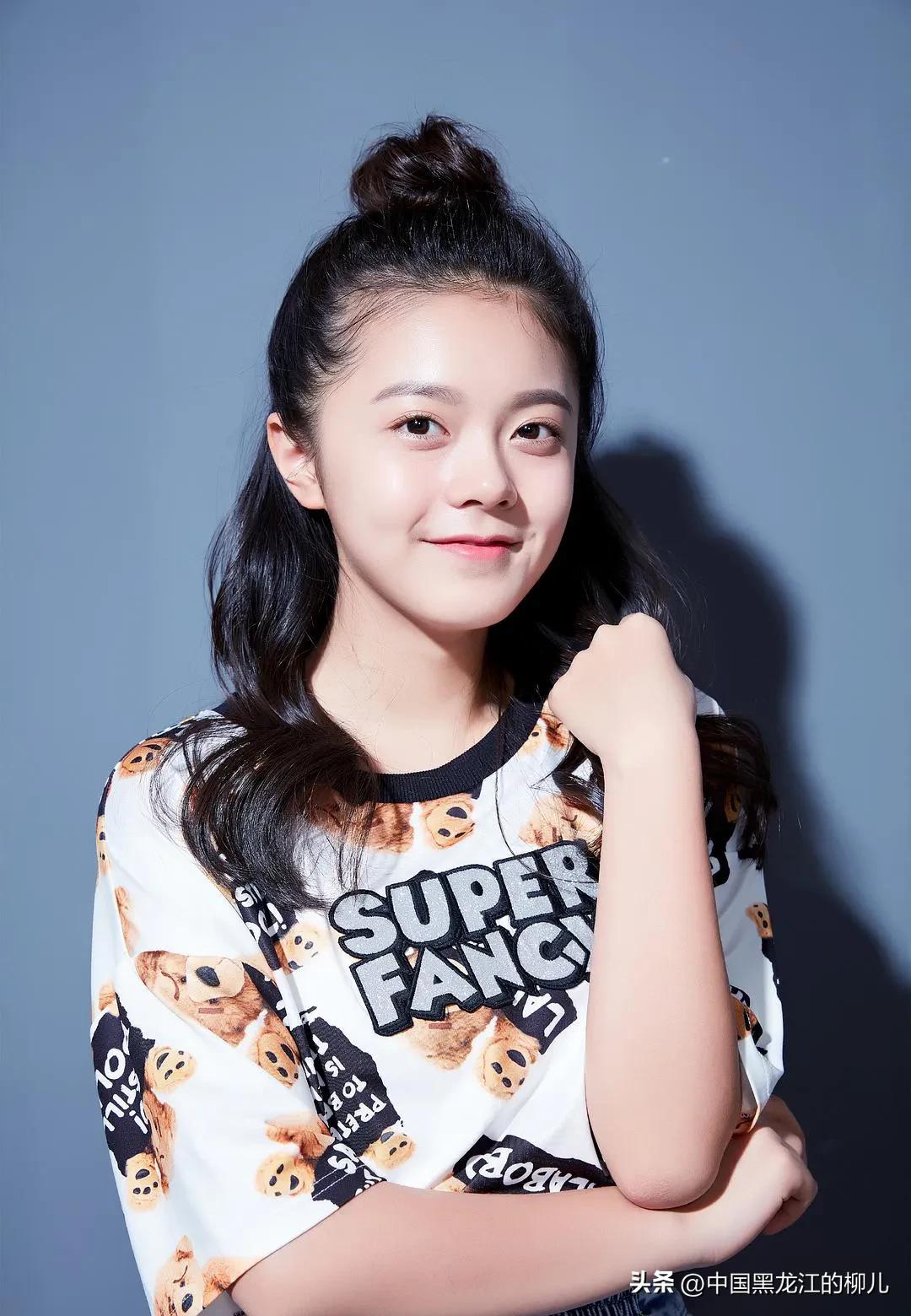 Female movie star beauty photo sharing (35 photos in total) - iNEWS