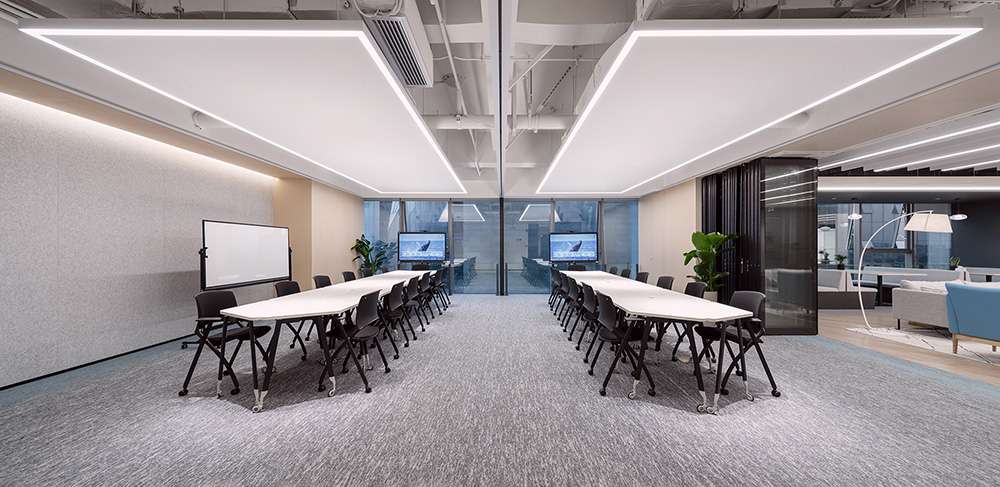 Modern and simple Nanjing BMW & ArcherMind BA TechWorks office design ...