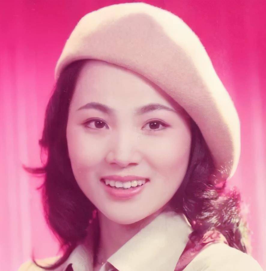 Ten years ago, why did Feng Feifei, a generation of "Queen of Love ...