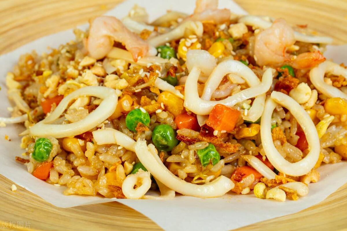 The aroma is tangy, learn to make homemade seafood fried rice, and ...