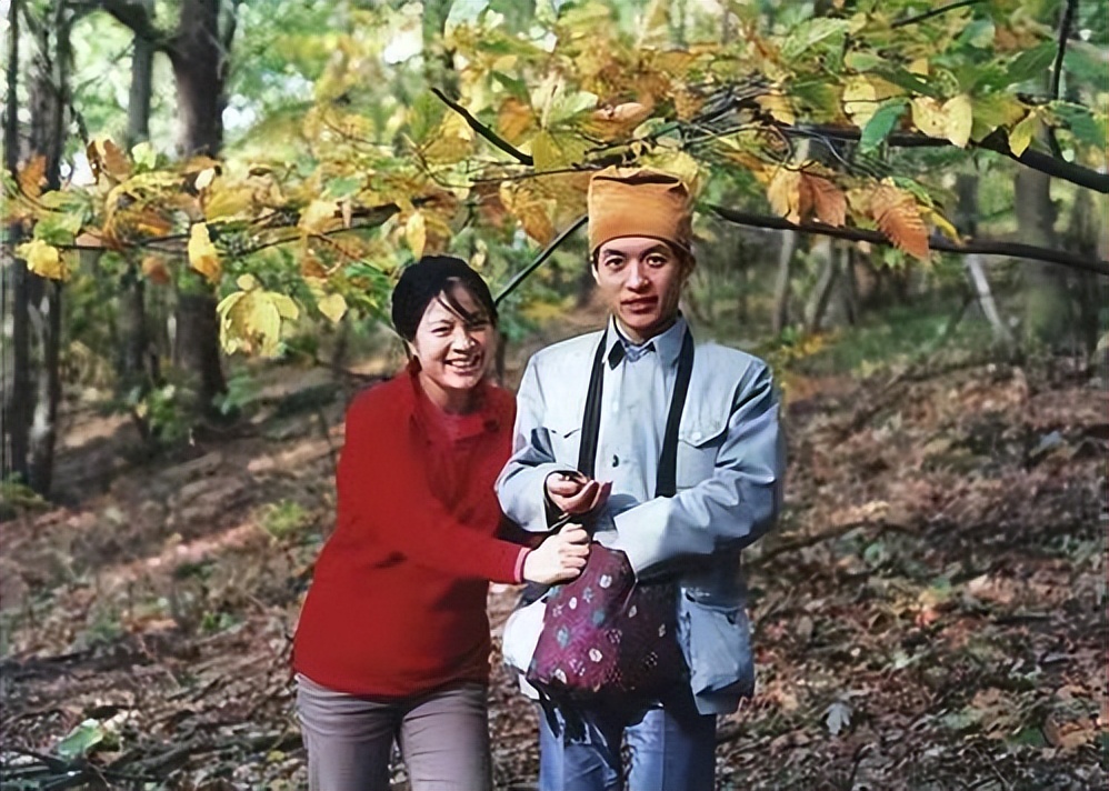 Gu Cheng's only son: He returned to China at the age of 10, and was ...