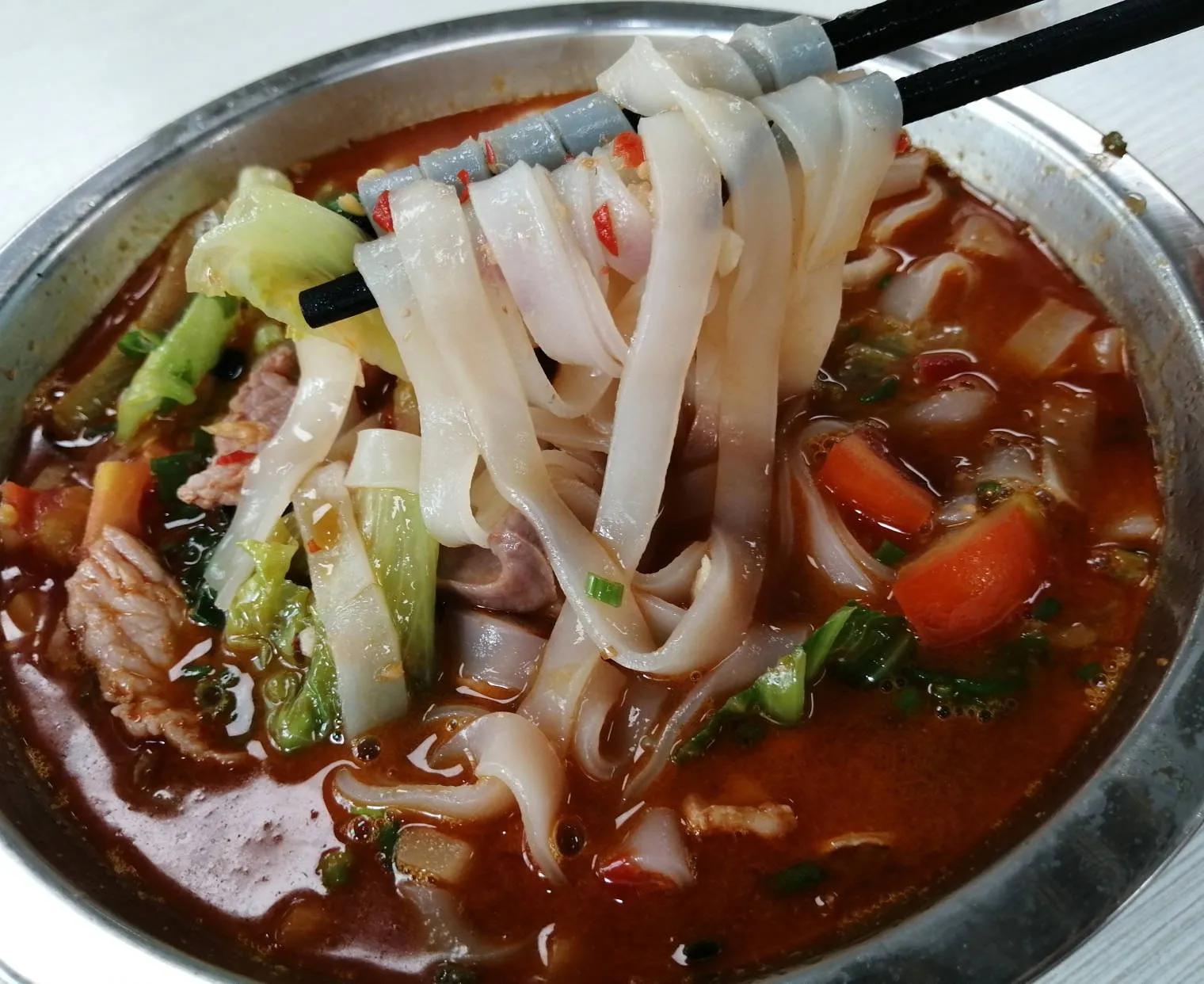 Old friend noodles: sour, spicy, salty, smooth rice noodles, delicious ...