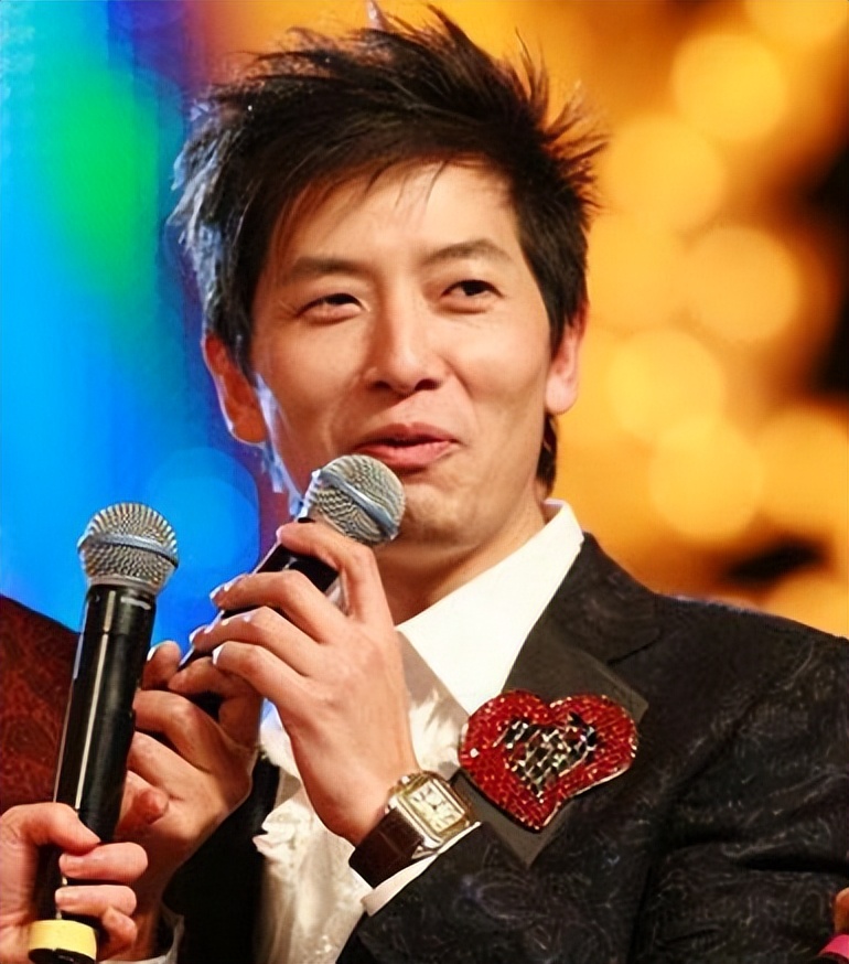 At the age of 34, he became popular, he was forced to marry at the age ...