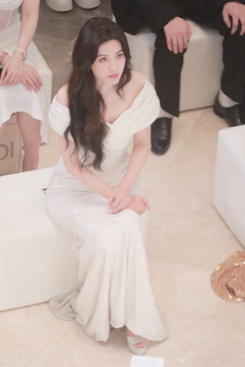Hou Minghao, Wang Dalu, Zeng Li, and Zhang Jiani appeared in the same ...