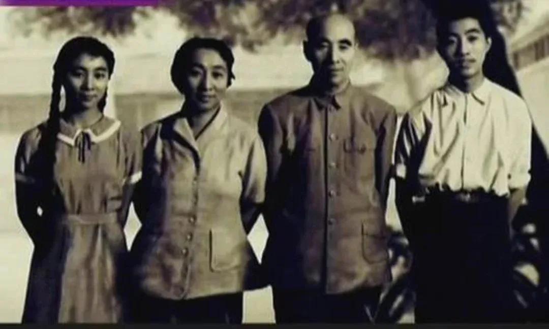 After Lin Biao's death, his daughter experienced ups and downs, but ...